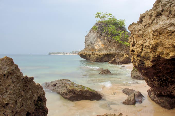 Bingin and Chemongkak beaches in Bali – description and reviews, where ...