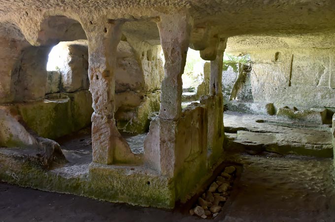 Tepe-Kermen in Bakhchisarai – description, photos, reviews and how to ...